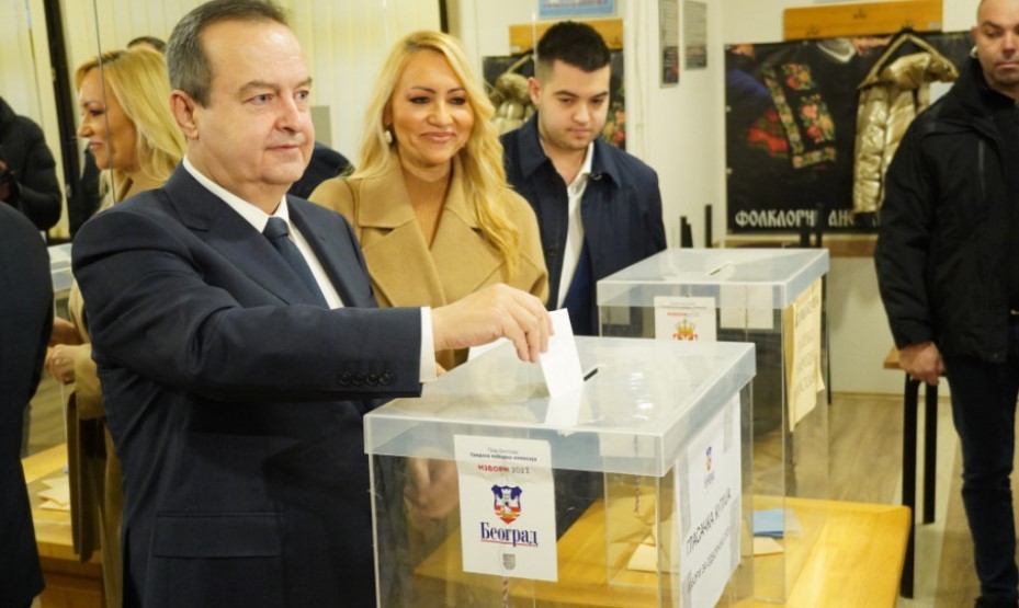 Izbori u Srbiji: Glasali Ivica Dačić, Dragan Đilas, Siniša Mali, Darija ...